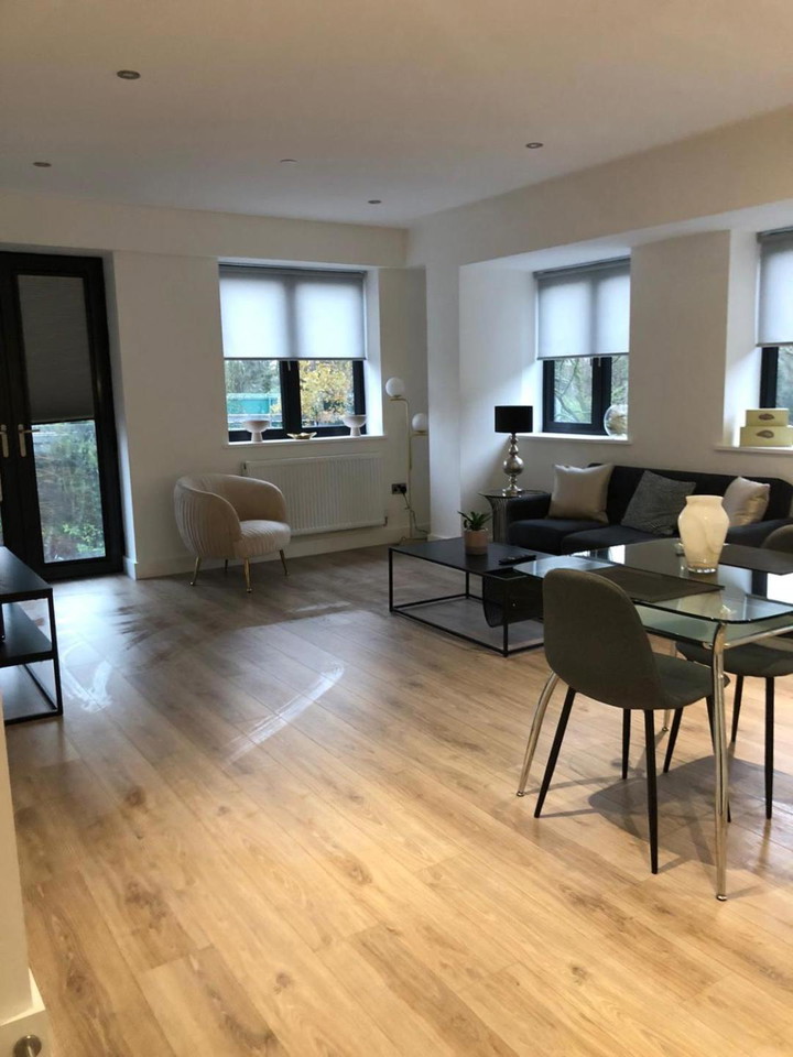 Brand New Luxury Apartment With Free Parking And Gym - Solihull