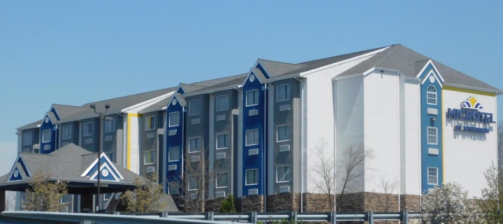 Microtel Inn & Suites By Wyndham Wheeling At The Highlands - 惠靈