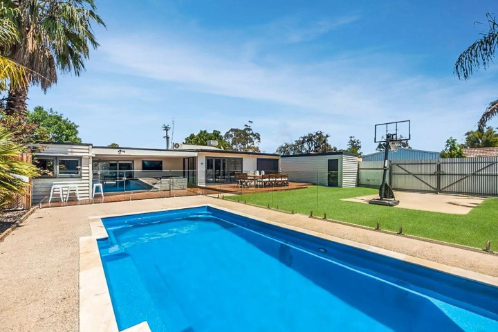 Malibu Palms - Echuca Holiday Homes - Echuca