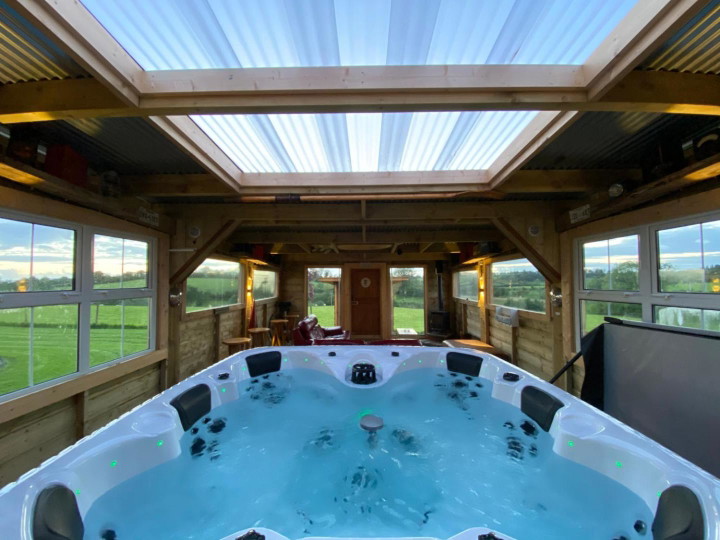 Sleeps 12 Hot Tub Sauna Cinema Pets Welcome - County Donegal
