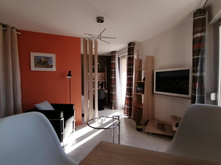 Orion - Cosynest à Toulouse Blagnac - Pkg Privé & Climatisation - Blagnac