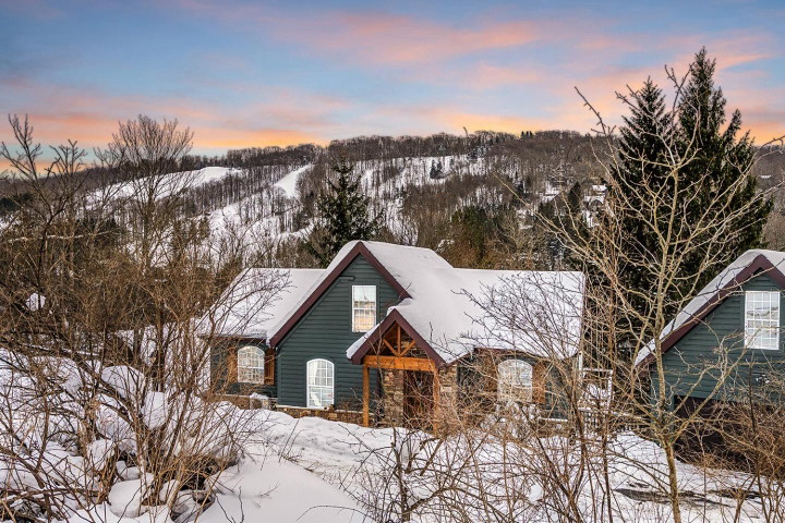 Gorgeous 5 Bdr With Hot Tub - Walk To Holi-mont! - Ellicottville, NY