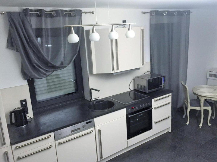 Moderne 3 Zimmer Wohnung Mit Separatem Eingang - Hannover