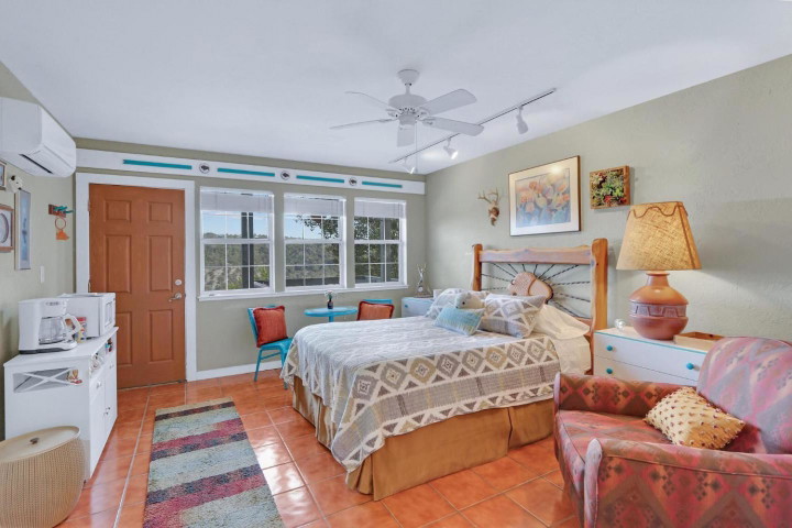 White Buffalo - Room With A View - Wimberley, TX