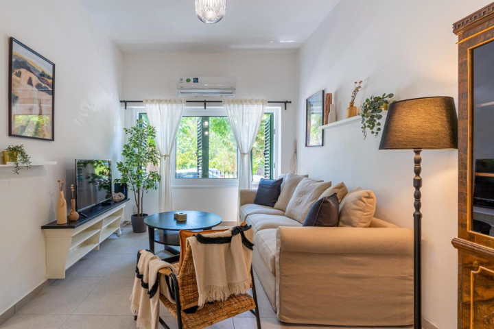 Arty Haven - Spacious 3-br House In Larnaca - Larnaca