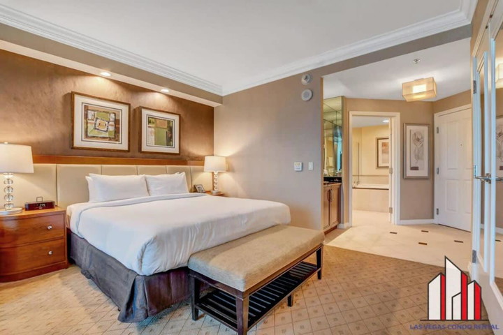 Mgm Signature-jacuzzi F1 Track & Strip View Studio - The LINQ Hotel + Experience