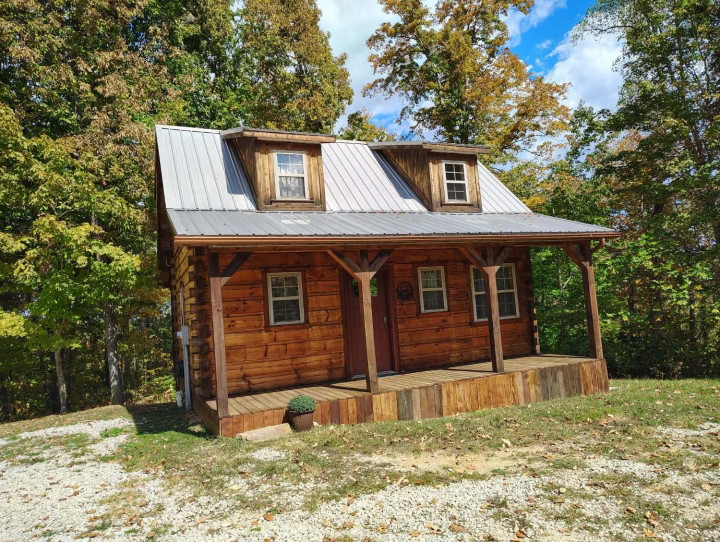 The Hampton - An Amish Built Deluxe Log Cabin - West Virginia