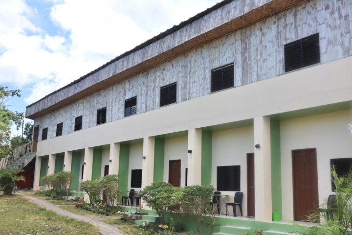 Lake Lovers Stay Hostel - Badian