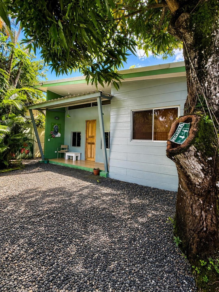 Casita Miss Sam En El Centro De Puerto Viejo -