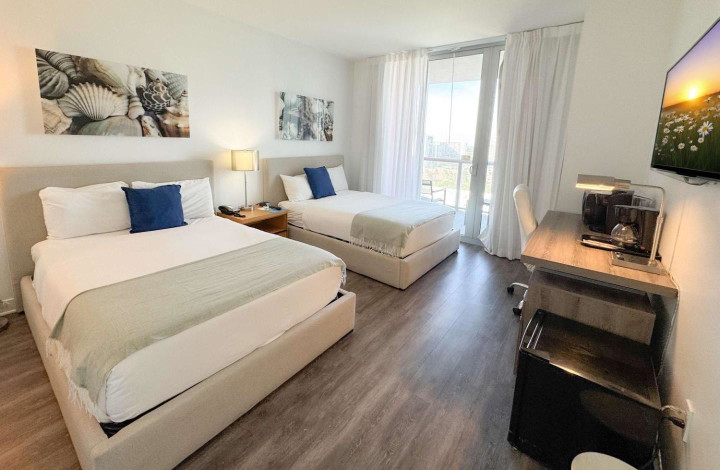 Stylish Studio W Views & Beach Access - Aventura, FL