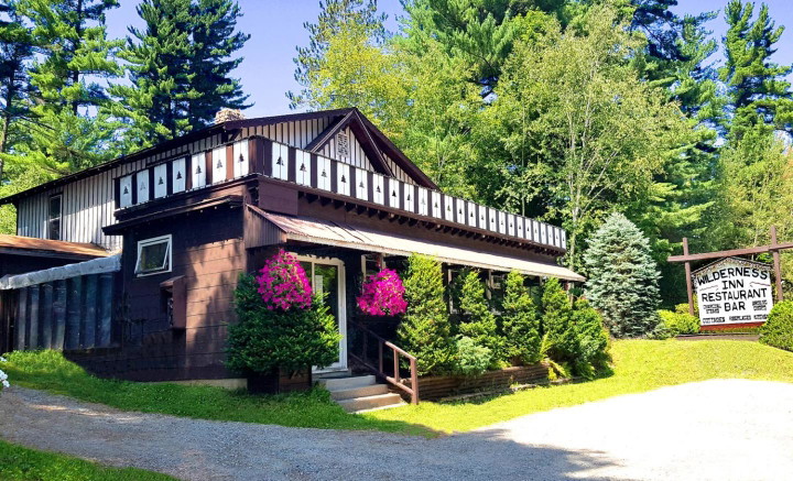 The Wilderness Inn: Chalets - Adirondack Mountains