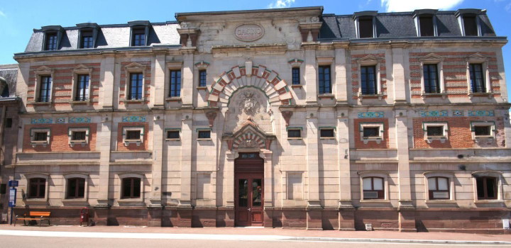 F2 Aux Pieds Des Thermes 3 éToiles - Luxeuil-les-Bains