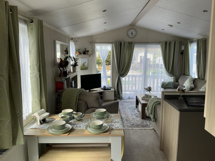 Hares Haven Pet Friendly Sleeps 6 - England