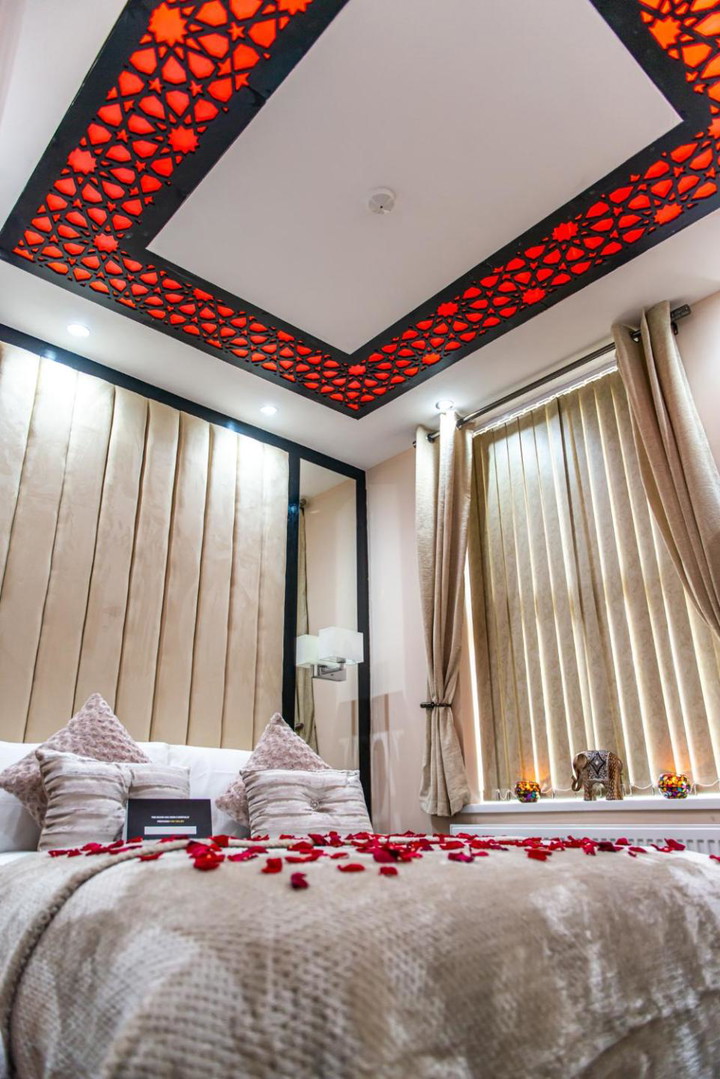 Velmora Suites Bradford - Halifax
