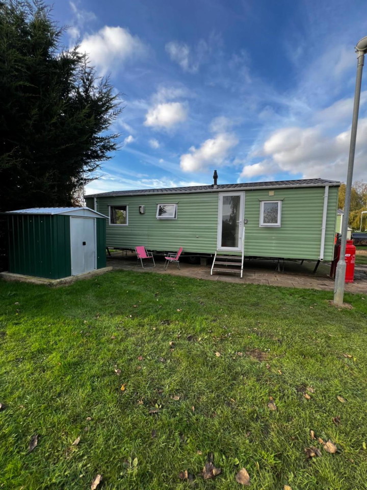 Caravan Holiday Home - Wellingborough