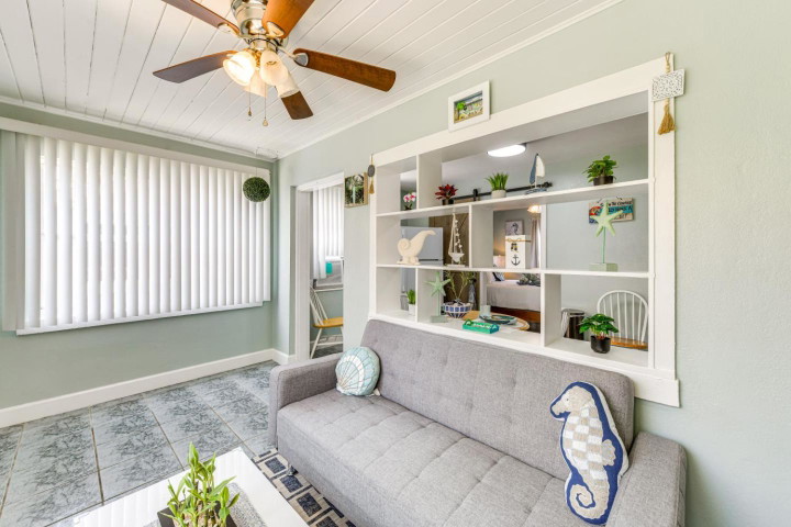 St Pete Beach Apartment | Near Corey Ave & Beaches - St. Pete Beach, FL