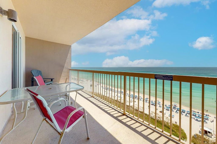 Lovely Beachfront Condo With Stunning Views Pools & Kids' Water Play Area - Panama City Beach, FL