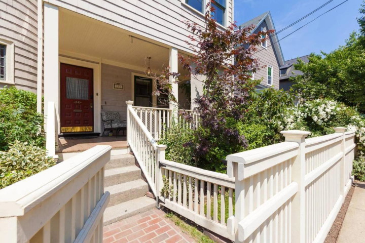 Charming Harvard Victorian - Cambridge