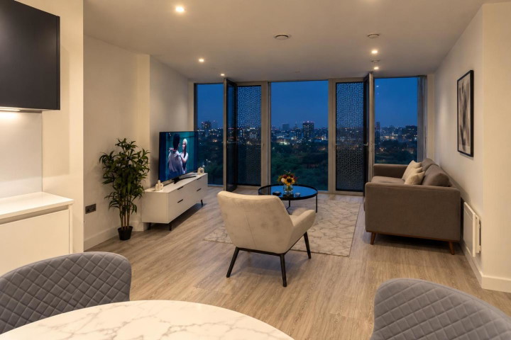 Modern 2 Bed Penthouse With Stunning Views In Manchester City Center - Manchester