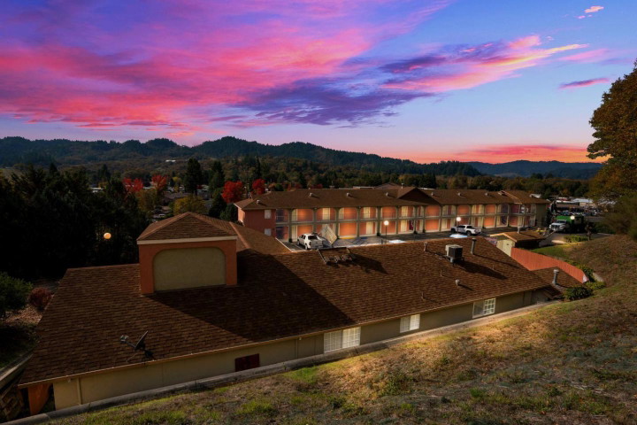Best Western Willits Inn - Willits, CA