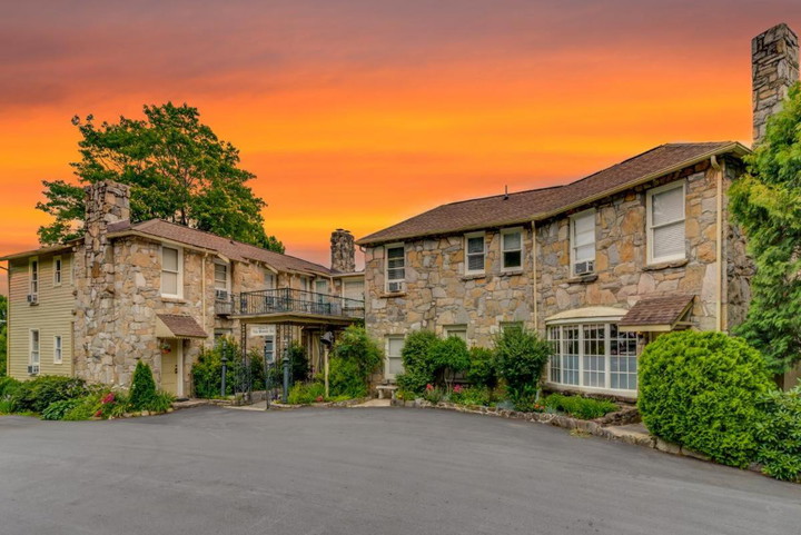 Echo Mountain Inn - Hendersonville, NC