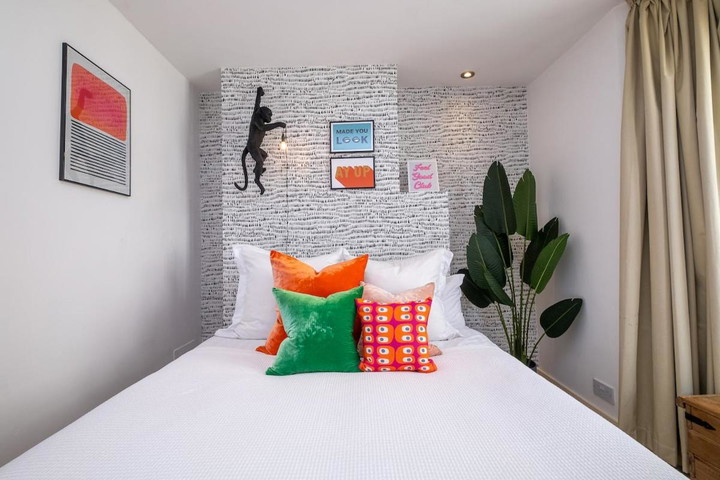 Lovely Beach House With Spiral Stairs & Terrace - Brighton Marina