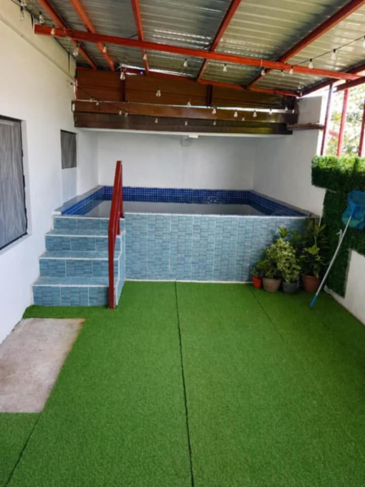 Zoldyck Villa 1 With Private Pool - Bacolod
