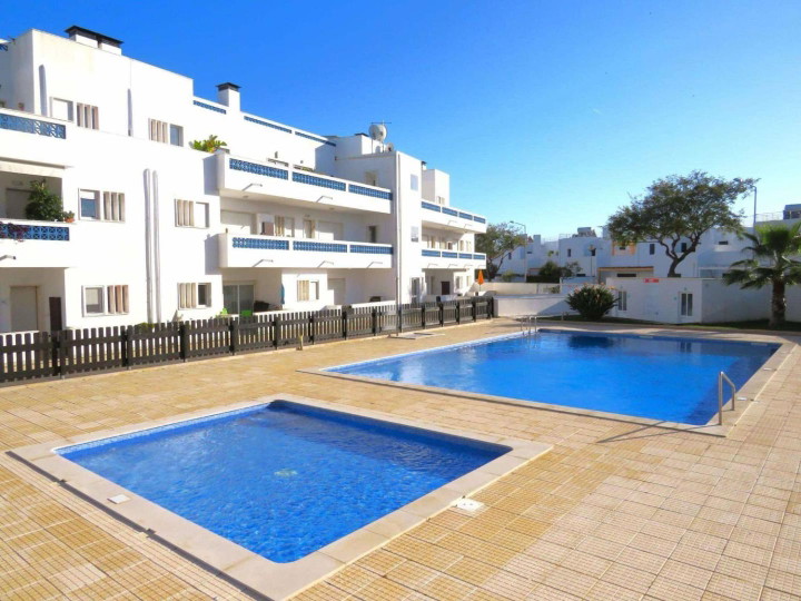 Spacious 2-bed Apartment Santa Luzia Fishing Village Free Parking Walk To Praia Do Barril - Santa Luzia