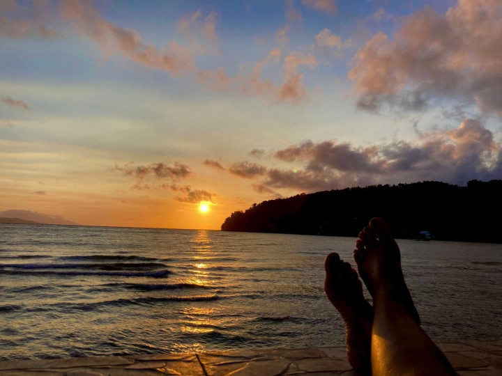 Watering Hole Apartments - Puerto Galera