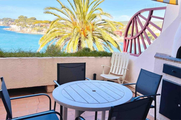 Terrasse Avec Superbe Vue Mer & Pieds Dans L’eau - Bandol