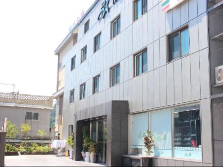 The Lucete Hotel - Seogwipo-si