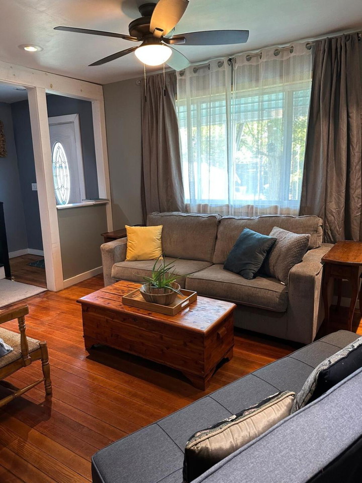 New Leeds Listing Near Graces Diner And Hudson! - Hudson, NY