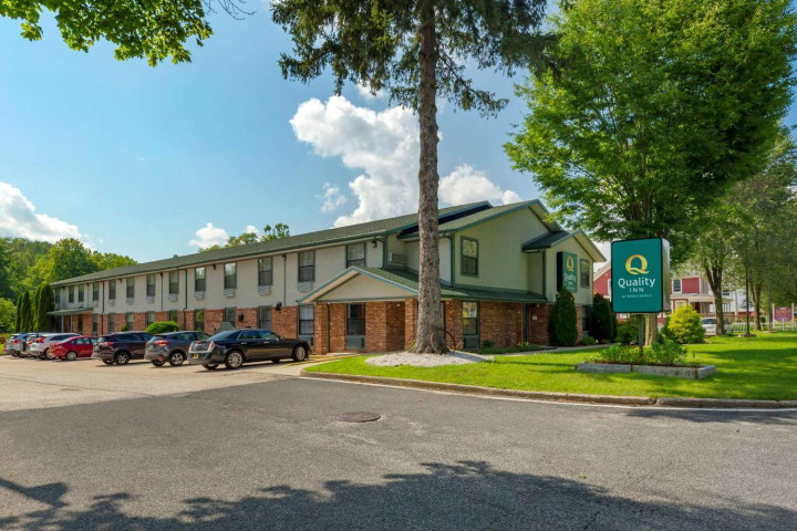 Quality Inn Lee - Lenox South - Stockbridge, MA