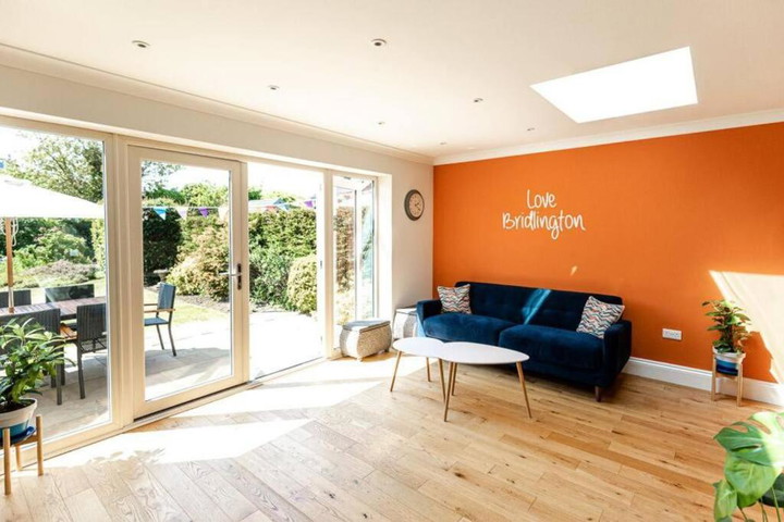 North Beach House - 3 Bedroom Fully Equipped Spacious House Perfect For Family Getaways In Bridlington - Bridlington