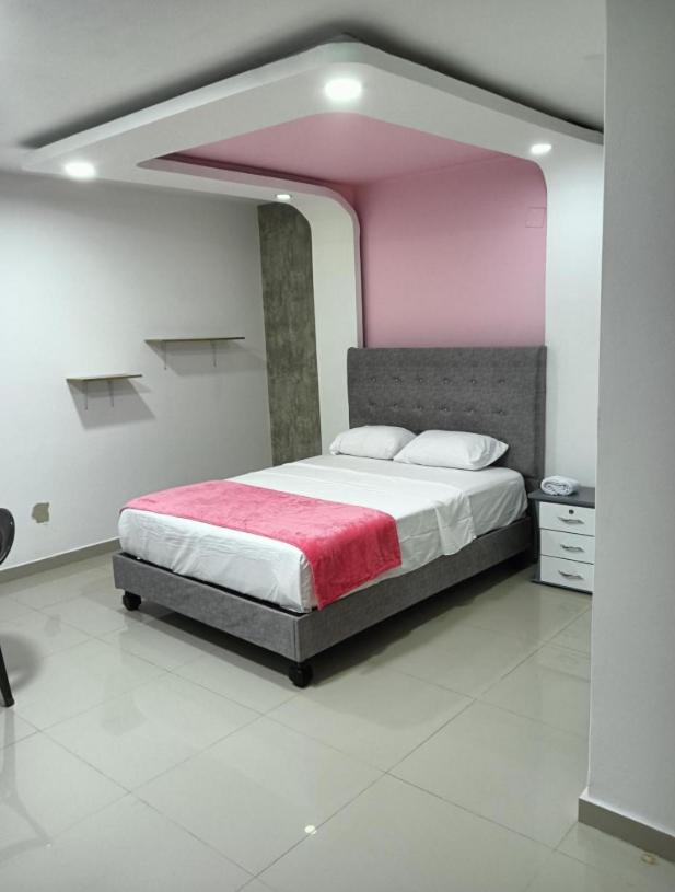 Hotel Pasarela - Versalles