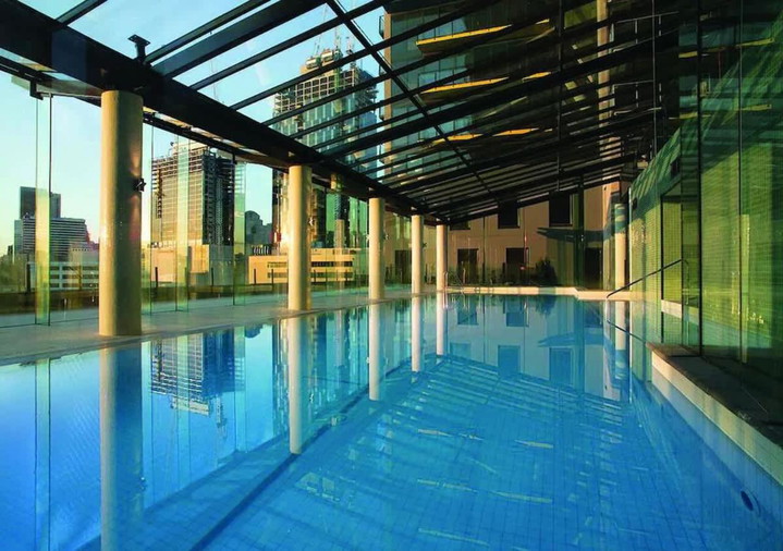 City-facing 2-bedroom Apartment With Private Balcony In Prime Location - St Kilda