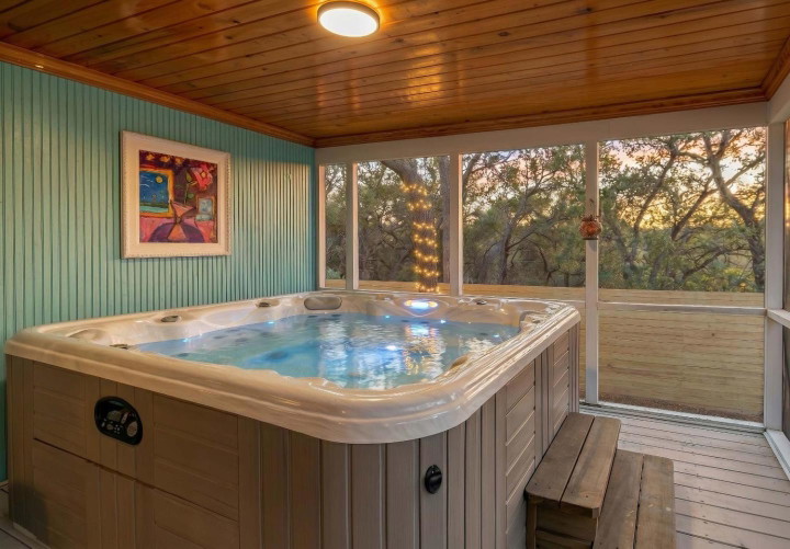 Hot Tub Screened Porch And Fenced Yard - Kiawah Island, SC