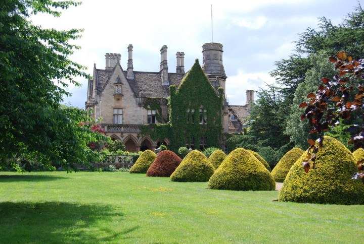 Manor By The Lake - Cheltenham
