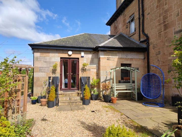 Beautiful Self Contained Apartment With Garden - Glasgow
