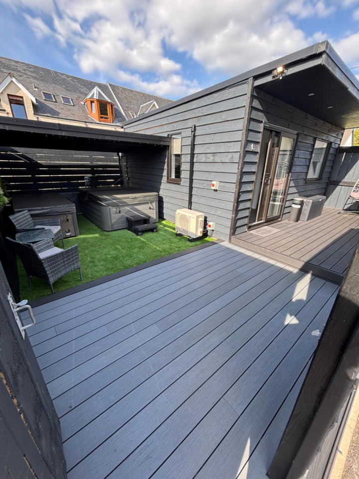 Luxury One Bedroom Pods With Private Jacuzzi And Plunge Pool - Fort William
