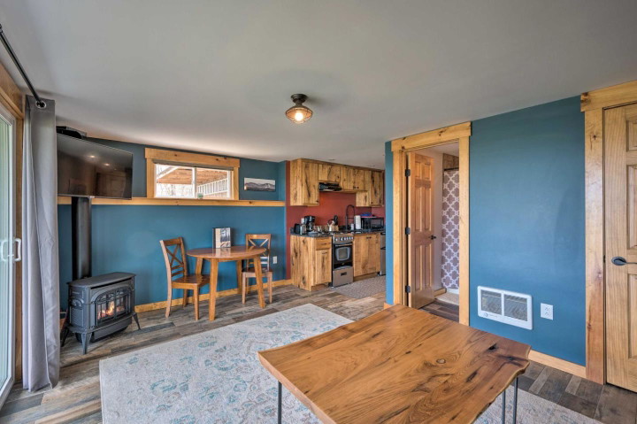 Slopeside Burke Mountain Condo W/ Fireplace! - Vermont