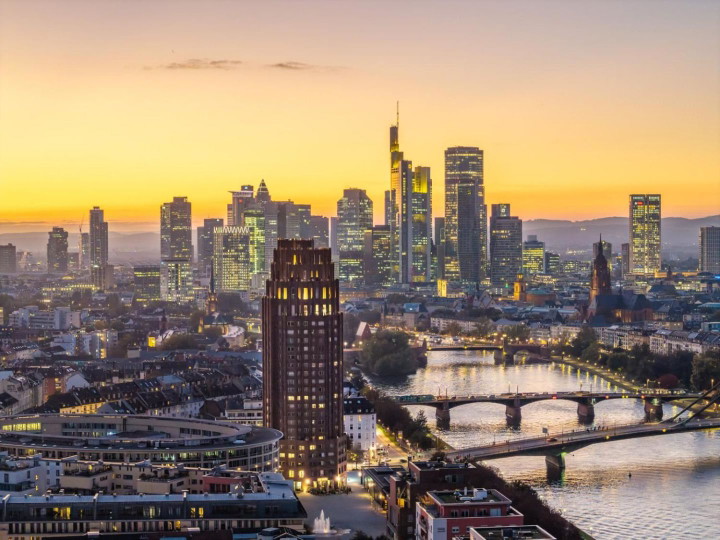 Main Plaza Suite Tower - Frankfurt