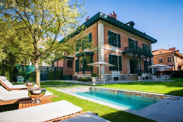 Villa - Chalet Clermont-tonnerre Avec Piscine En Centre-ville - Bellerive-sur-Allier
