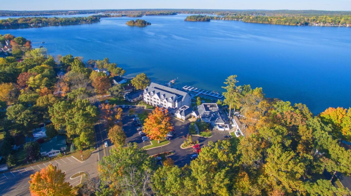 Bay Pointe Inn - Michigan
