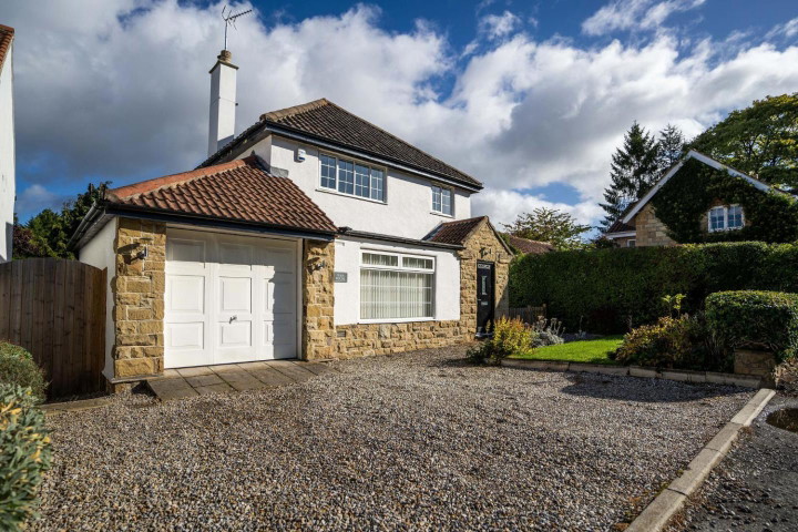 Beautiful Detached Home In Quaint Village Setting - Wetherby