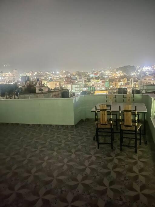 Expediya Holiday Homes - Full Furnish 2 Bhk Roof Top Flat In Kathmandu - Katmandú
