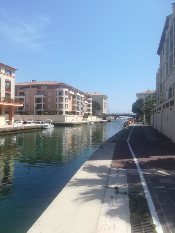 Sur Le Quai De Port Fréjus - Costa Azul