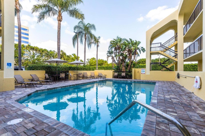 Quality Inn Palm Beach International Airport - Palm Beach, FL