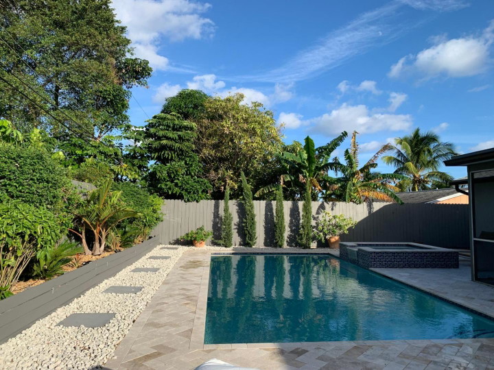 Retreat With Salt Water Heated Pool & Spa - Delray Beach, FL