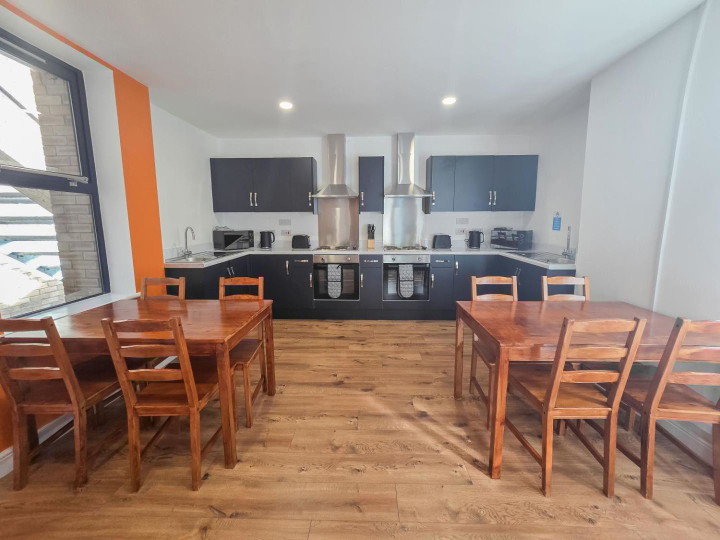 Hullywood Rooms With Shared Kitchen Facilities - Beverley, UK